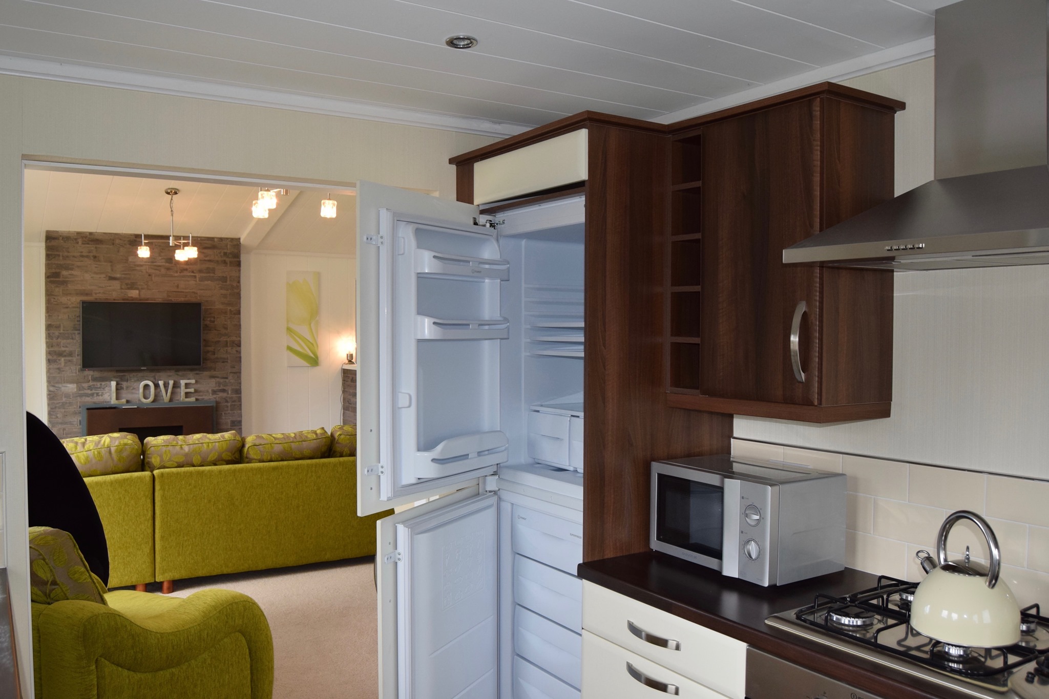 Tingdene-Lodge-kitchen – NWHR